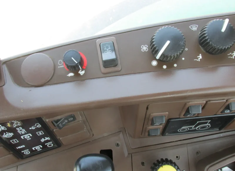 2005 JOHN DEERE 7220 – T M M